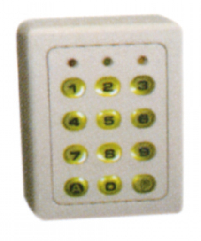 clavier codé plastique saillie 2 relais 12/24Vcca 60 codes